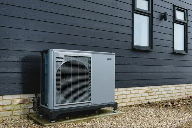 When to use emergency heat on a heat pump (Expert tips for cold weather)